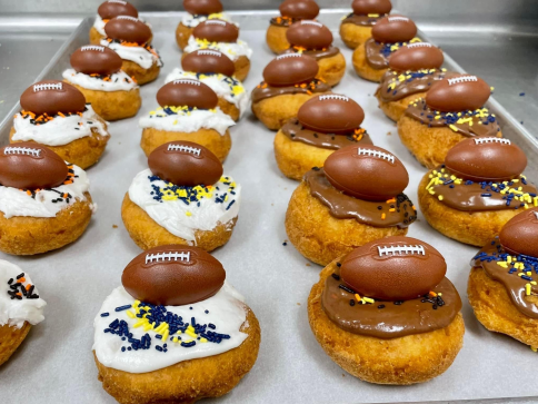 Donut Shop | Custom Donuts | Grand Blanc, MI | A&K Dawn Donuts